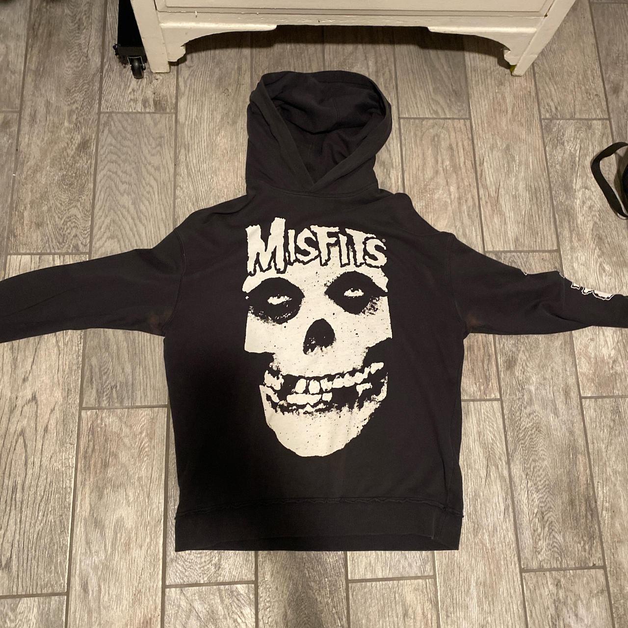 Misfits skull hoodie - Depop