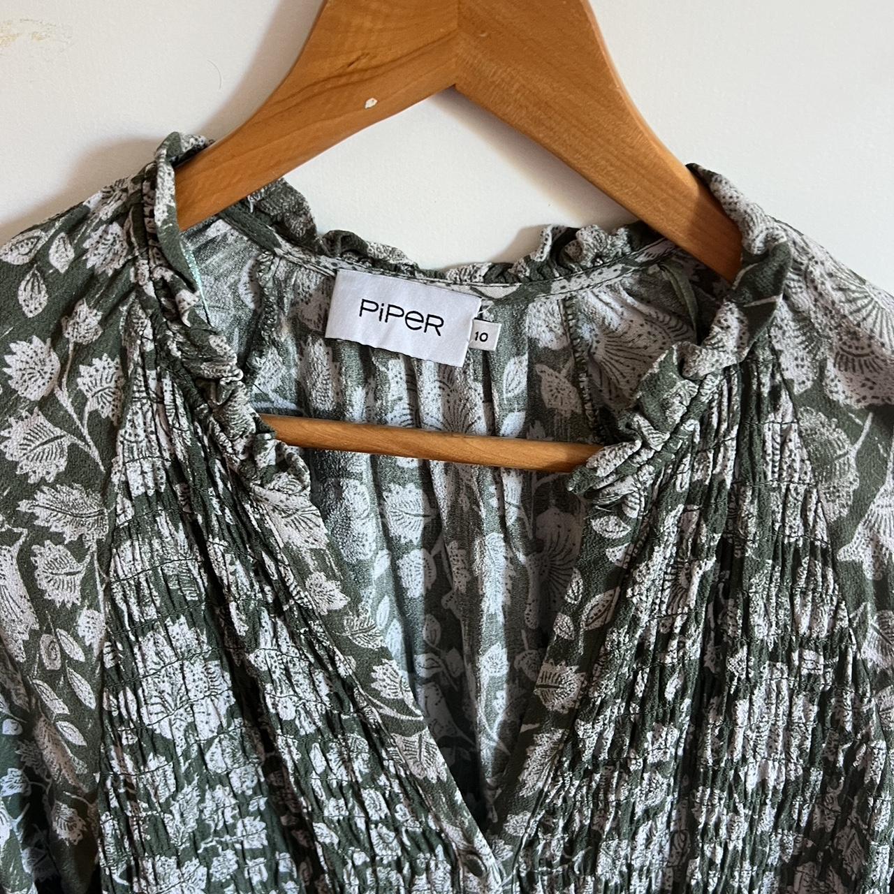 Autumn vibes classy piper dress in green floral with... - Depop