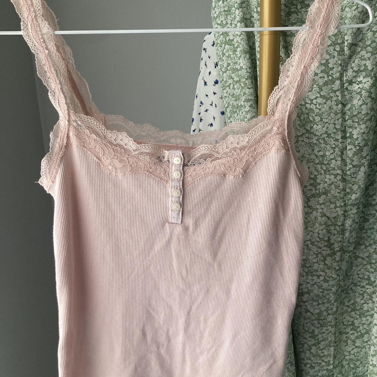 🎀 light pink cute summer tank top with buttons, has... - Depop