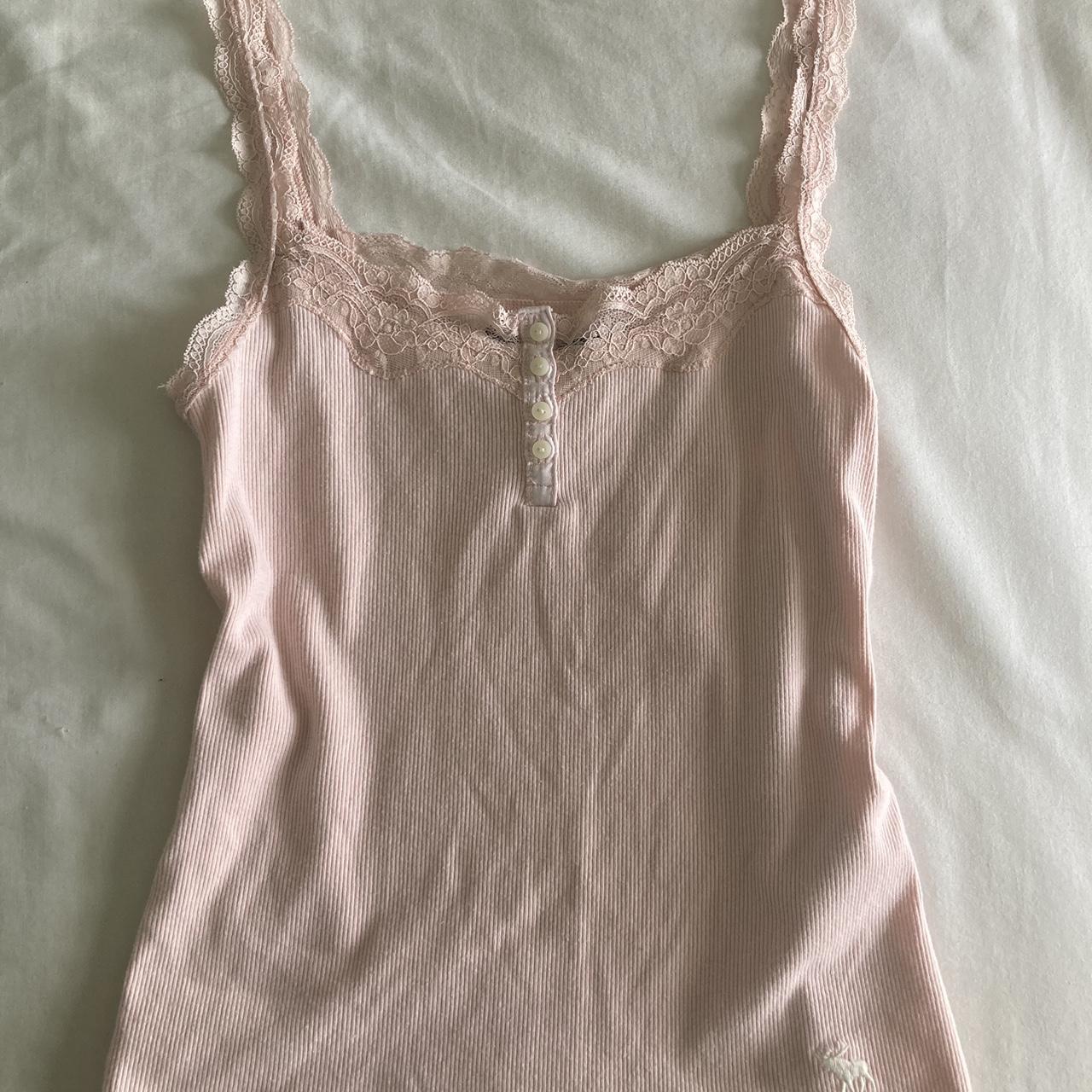 🎀 light pink cute summer tank top with buttons, has... - Depop