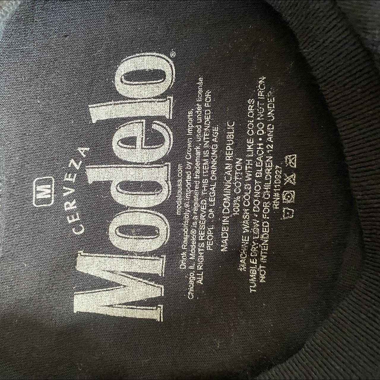 Modelo Golden Wheat Graphic Tee - Depop