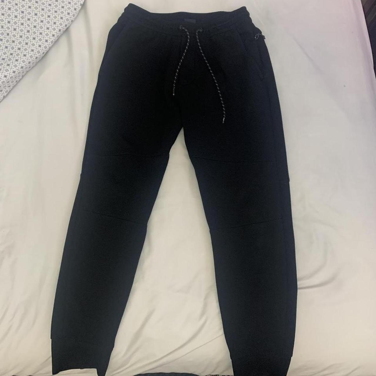 american eagle black jogger only flaw is at the... - Depop