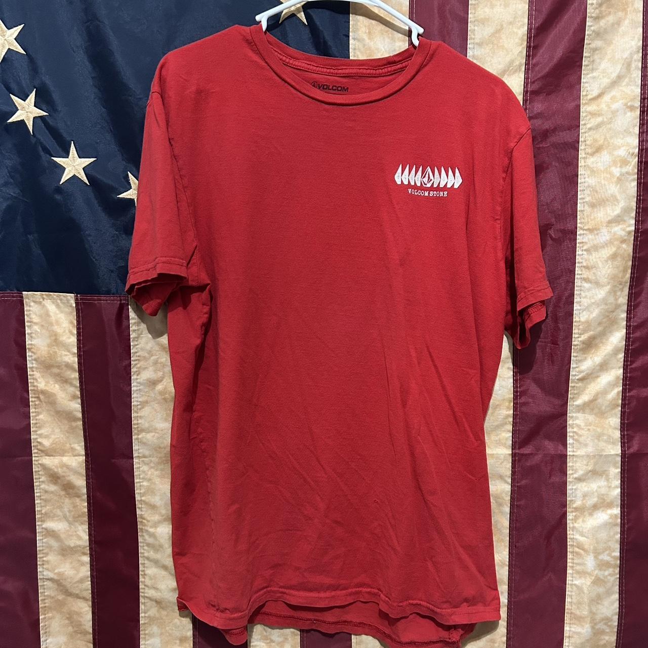 volcom XL tee message before buying so i can take... - Depop