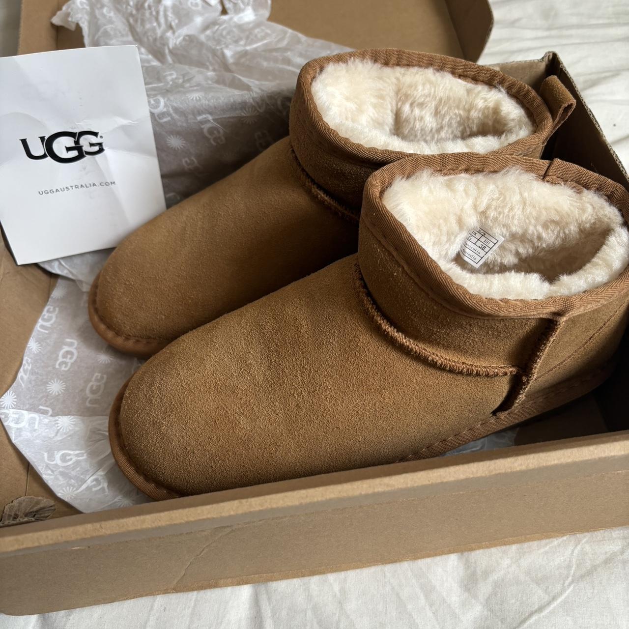 Size 5 Uggs Mini Classic In very good condition... - Depop