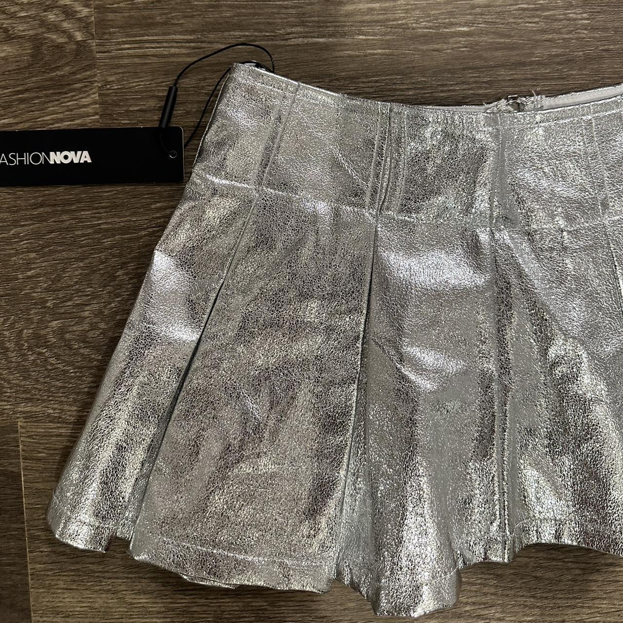 🫧 silver micro mini skirt 🫧 never worn - Depop
