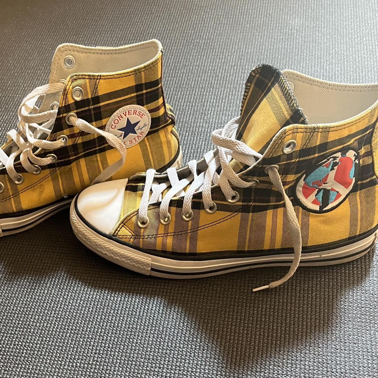 Plaid Converse (New strings recommended) - Depop