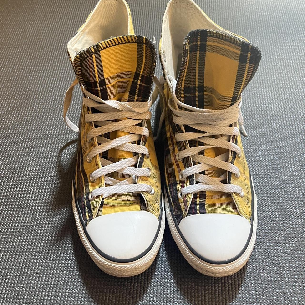 Plaid Converse (New strings recommended) - Depop