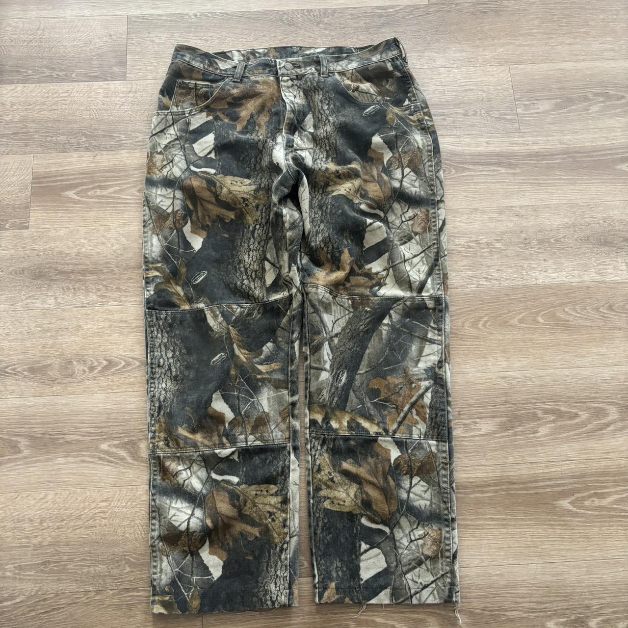 Double Knee Realtree Wrangler Camo Pants Size:... - Depop