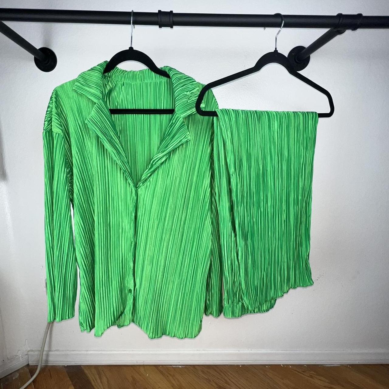 💚 revolve silky matching lounge set 💚 super comfy... - Depop