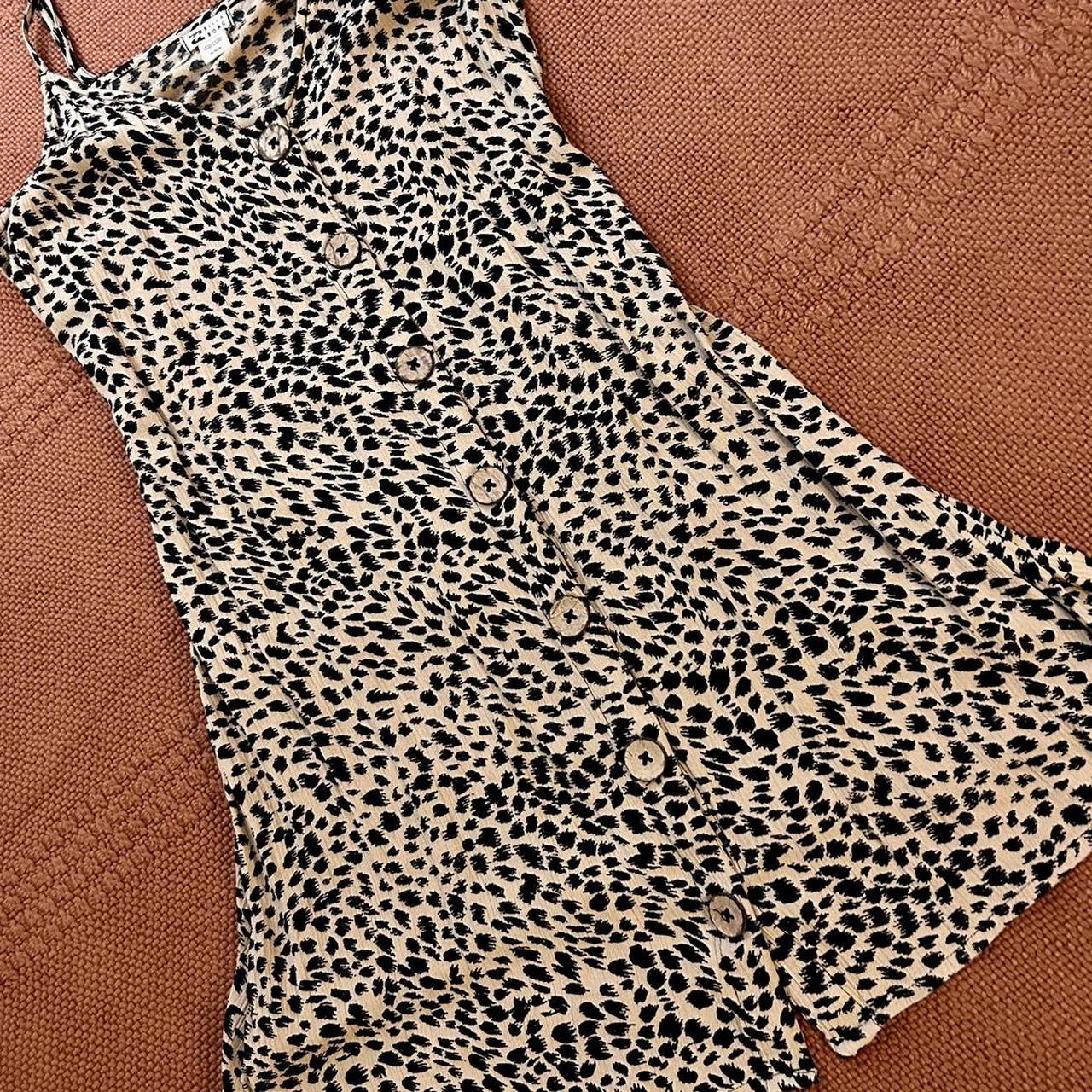 Billabong Cheetah Mini Dress Size M Tie Back... - Depop