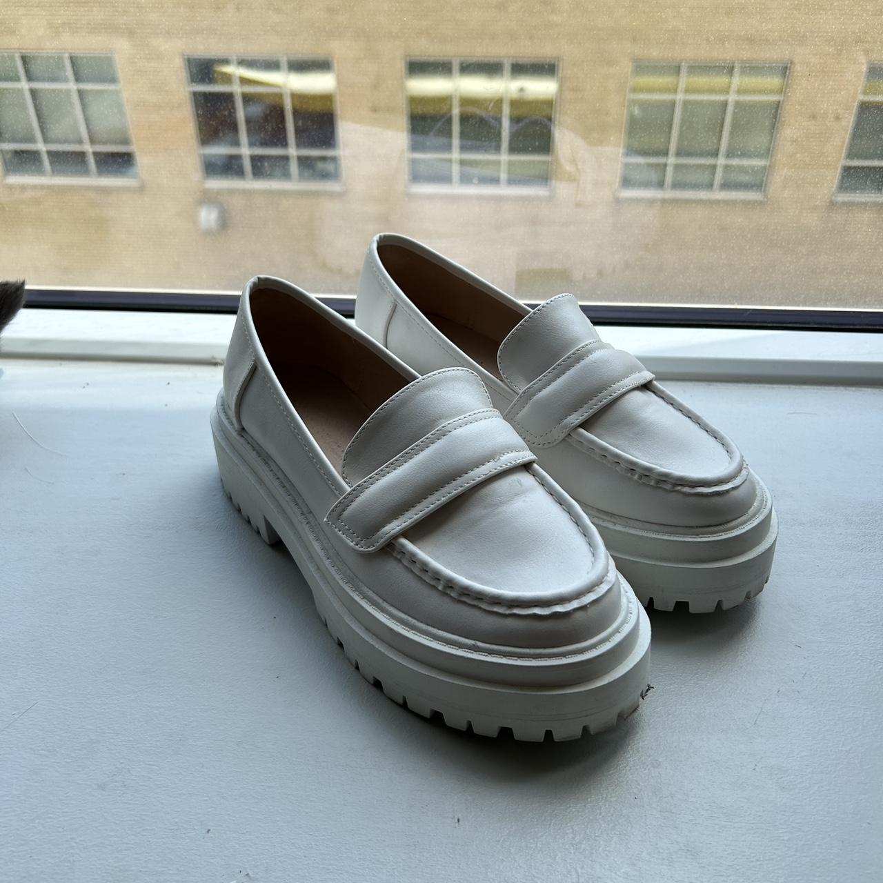 Repop! These shoes are cute, but a tad too big for... | Depop