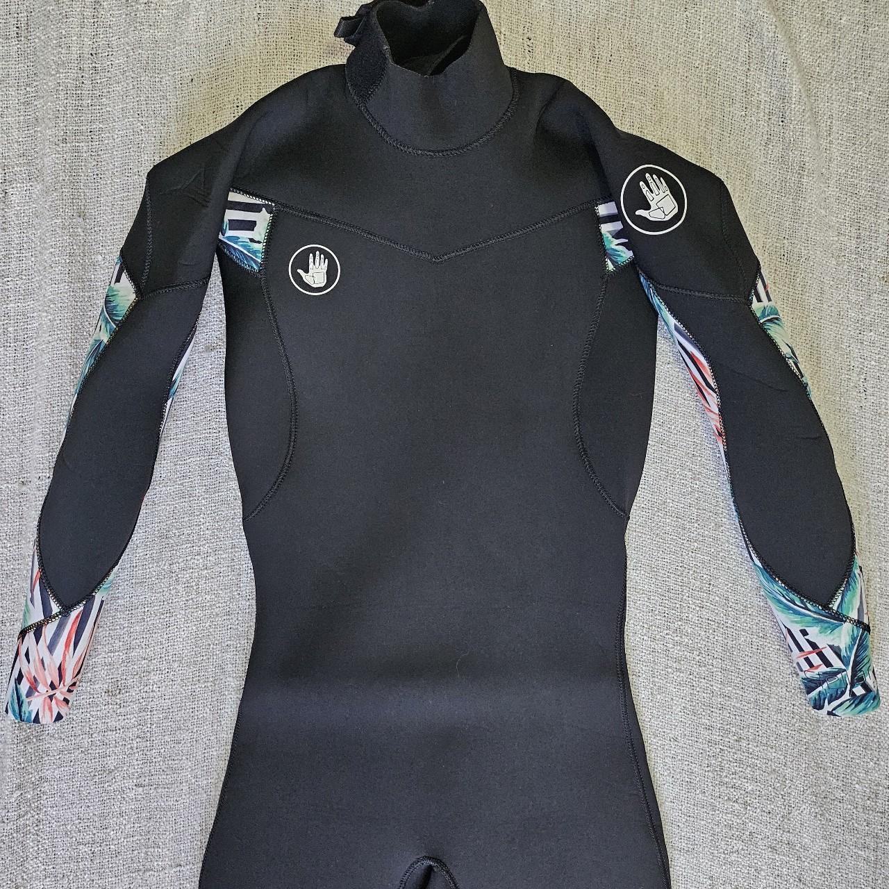Body glove full womens wetsuit Size 5/6 RRP:... - Depop