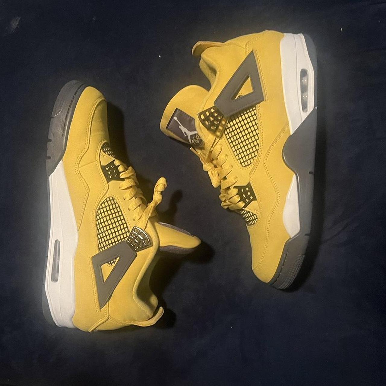 Lighting 4s Text B4 Get them off me - Depop