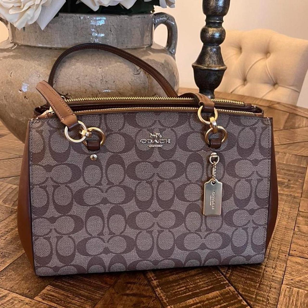 Coach authentic bag Never worn without tags 🏷️ - Depop