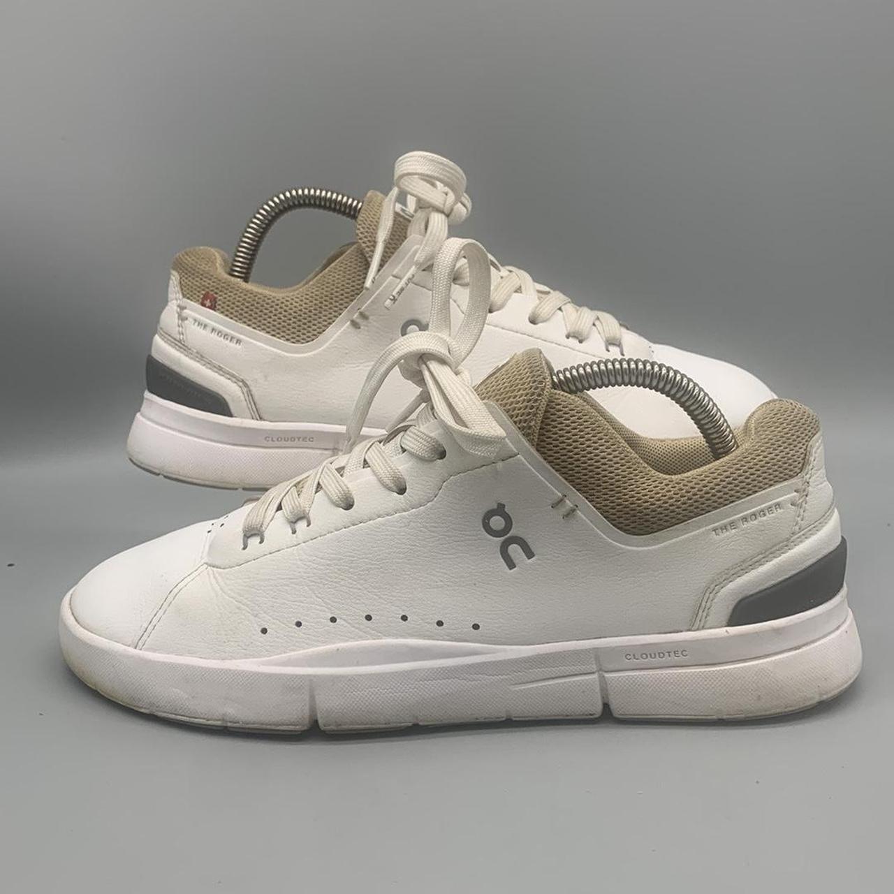 On Cloud Women’s The Roger Advantage, White Lace-Up... - Depop