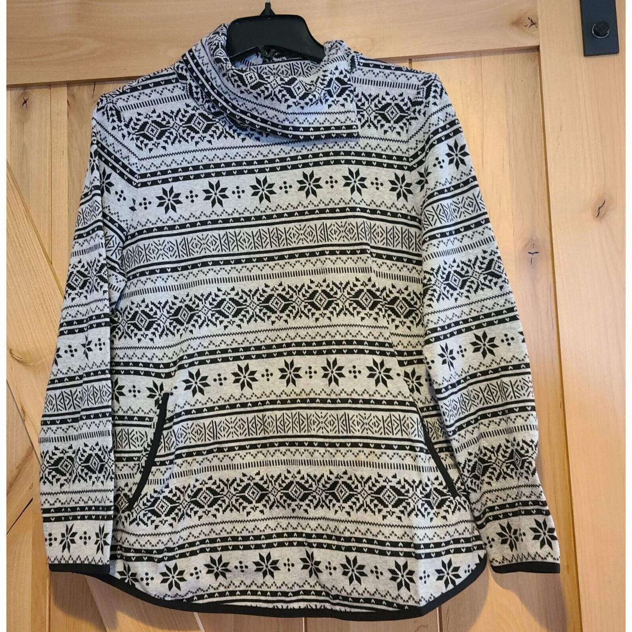 T for Talbots Size M P Gray Snowflake Nordic Split... - Depop