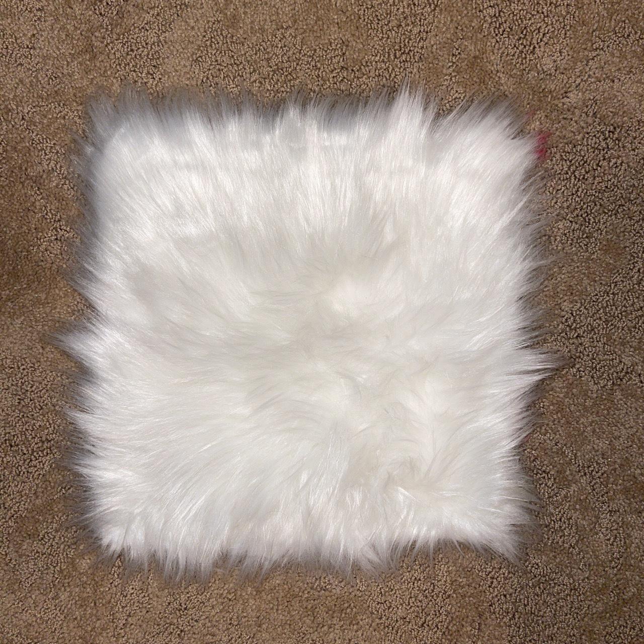 Mini locker floor rug - Depop