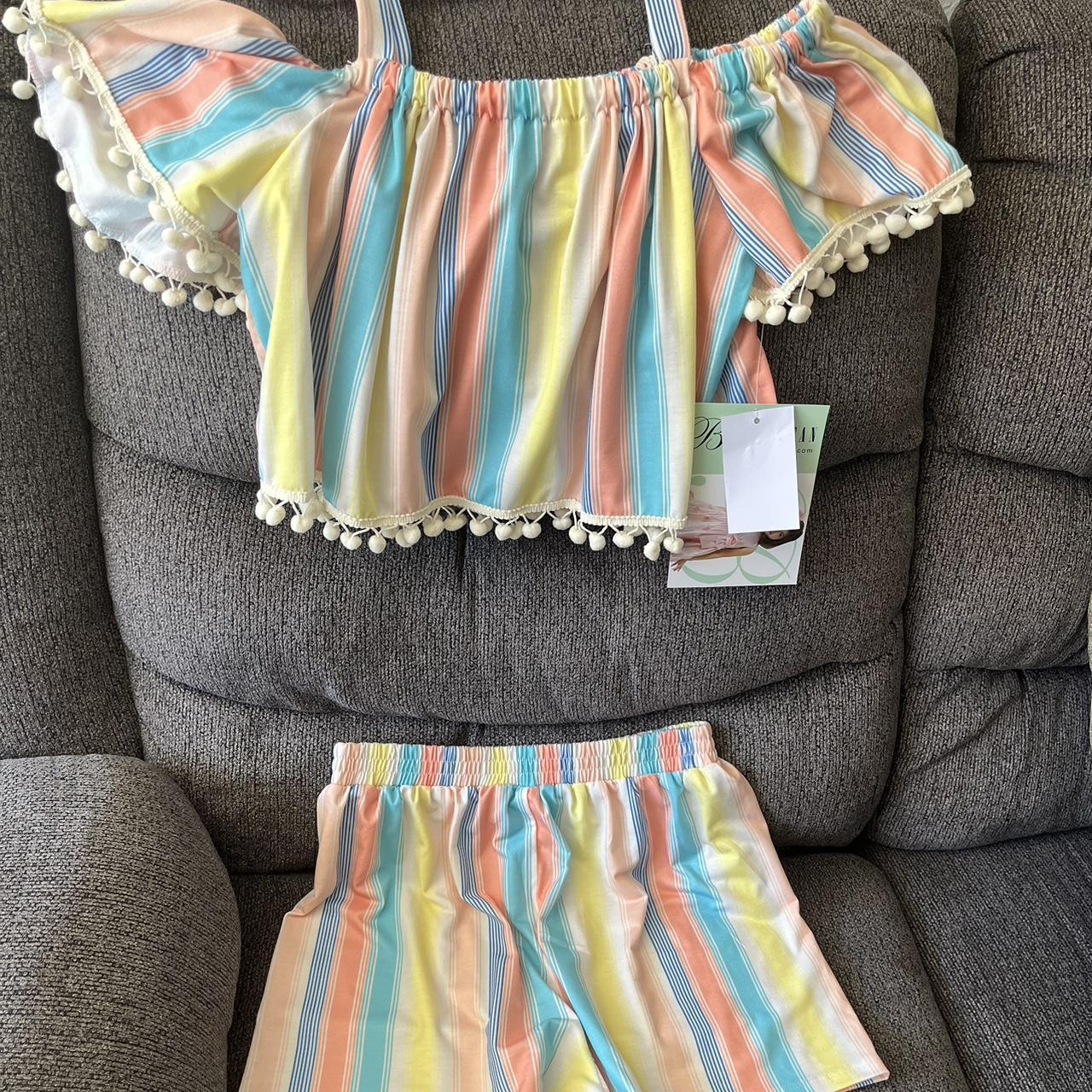 Cute two piece set Size L girls - Depop