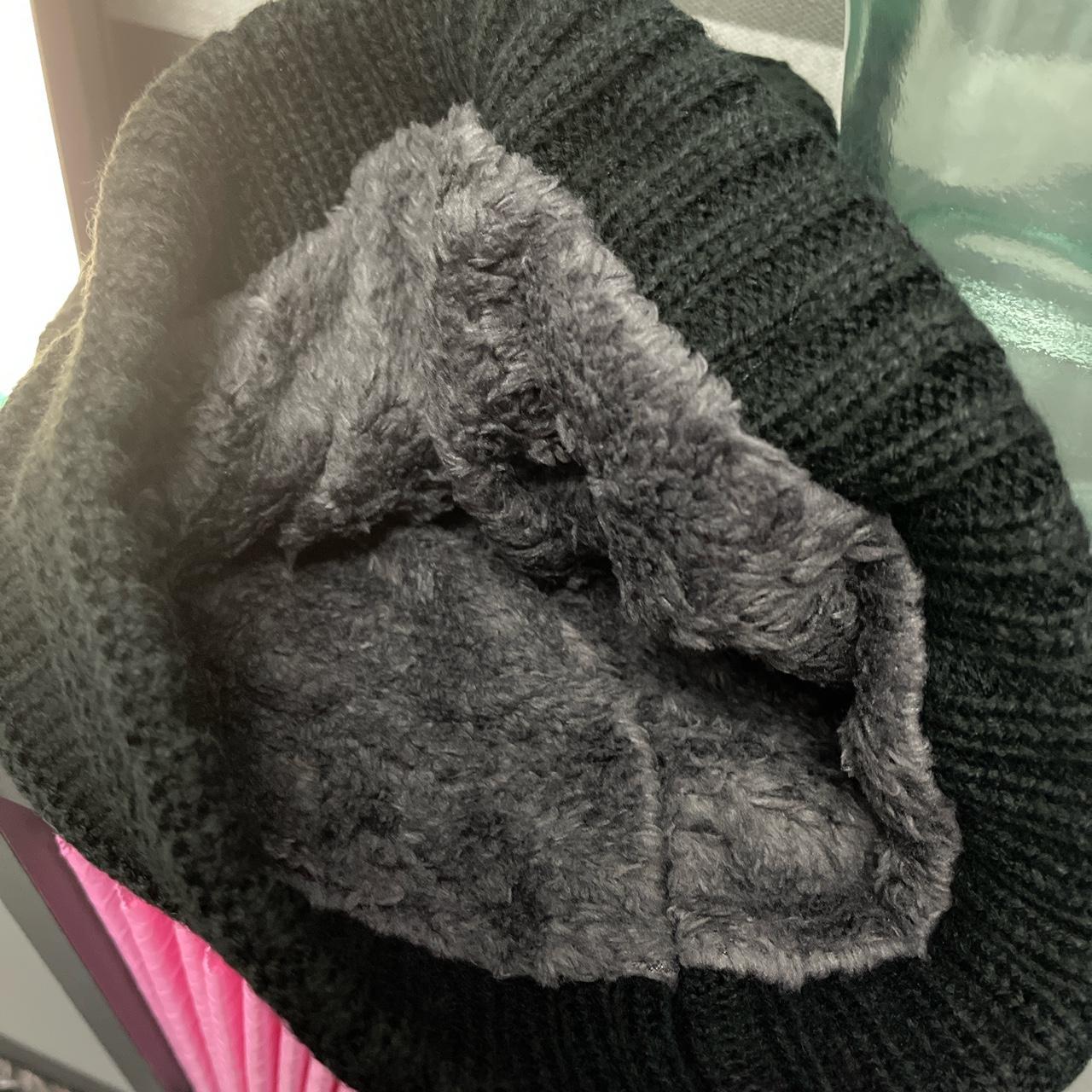 Black lined woolly winter beanie hat, black, brand... - Depop