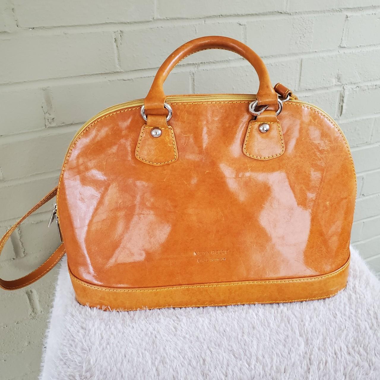 Vera Pelle Leather Handbag With Detachable Shoulder... - Depop