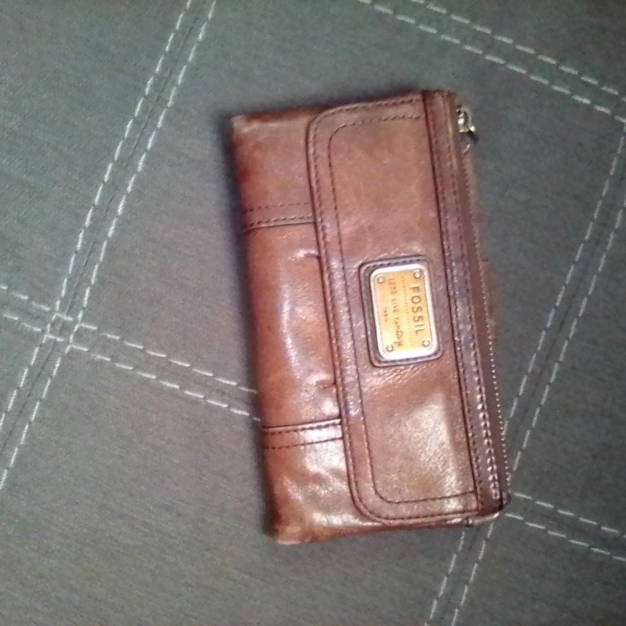 Fossil wallet - Depop