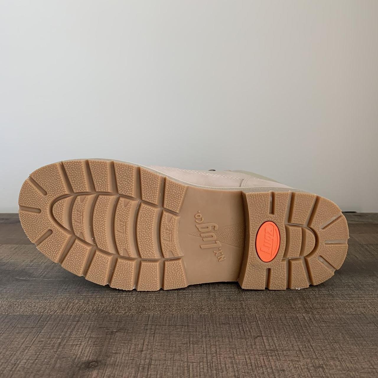 Lugz Drifter LX Boots These are a pair of light... - Depop