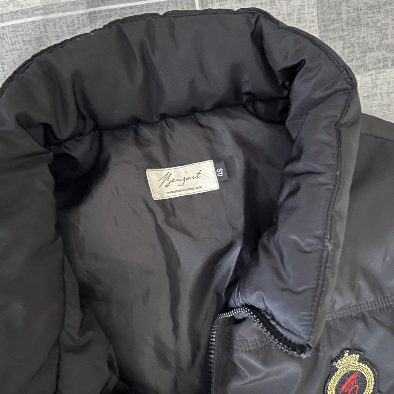 Benjart gilet Faint line on the back Not noticeable - Depop