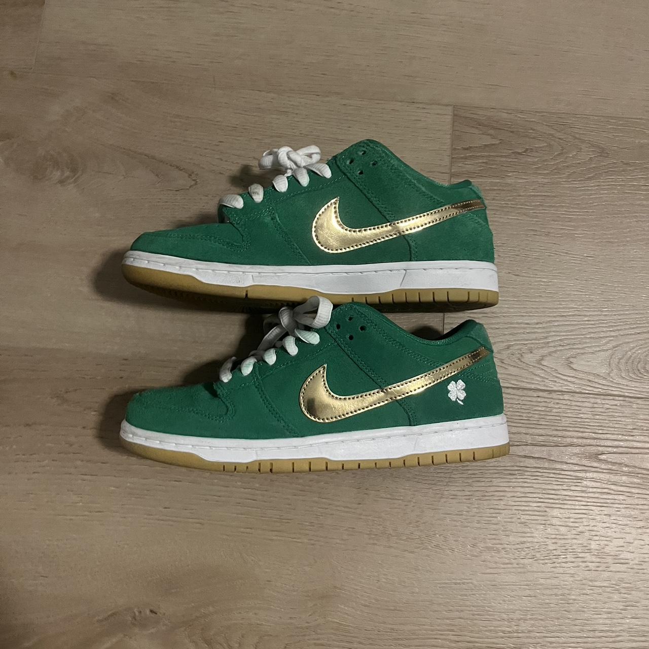 St. Patrick’s Day SB Dunks Worn 3 times Size 5.5 men’s - Depop