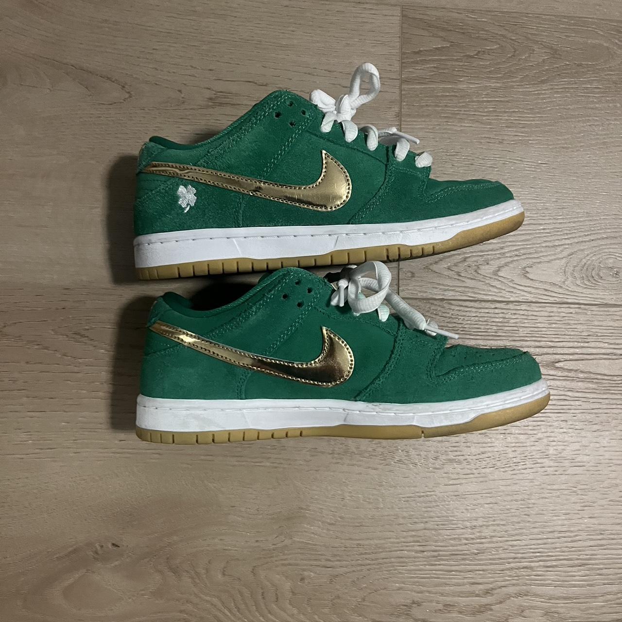 St. Patrick’s Day SB Dunks Worn 3 times Size 5.5 men’s - Depop