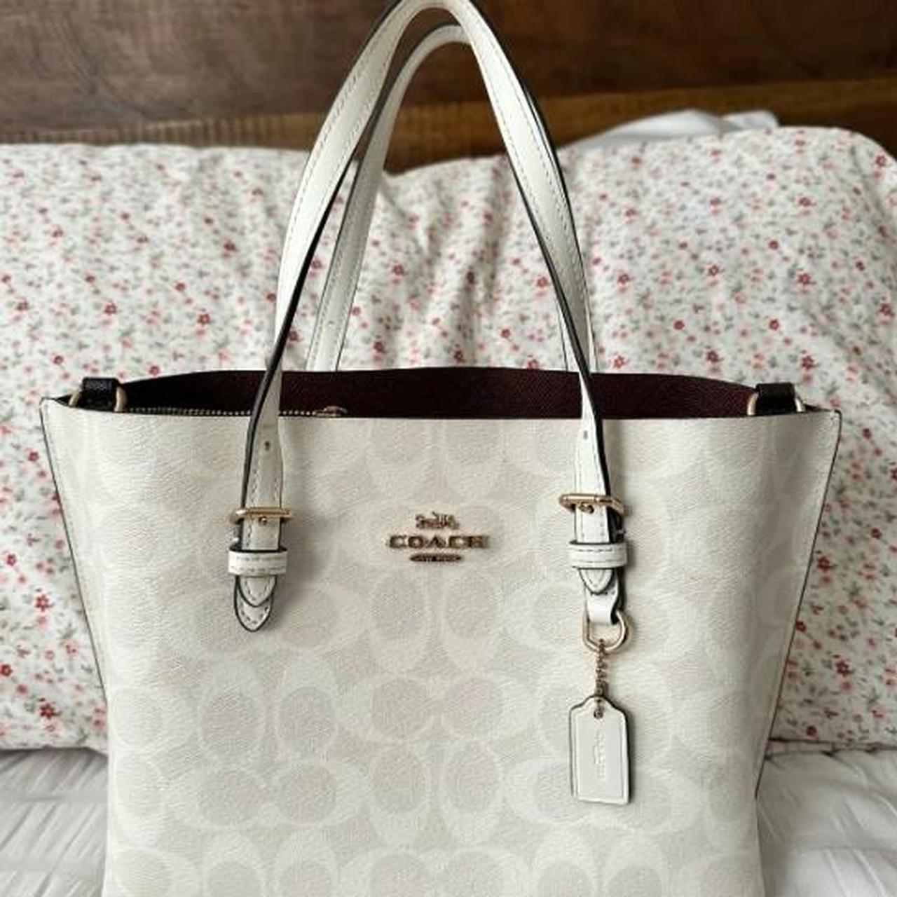 Coach Mollie Tote 25 ln Signature Women's... - Depop