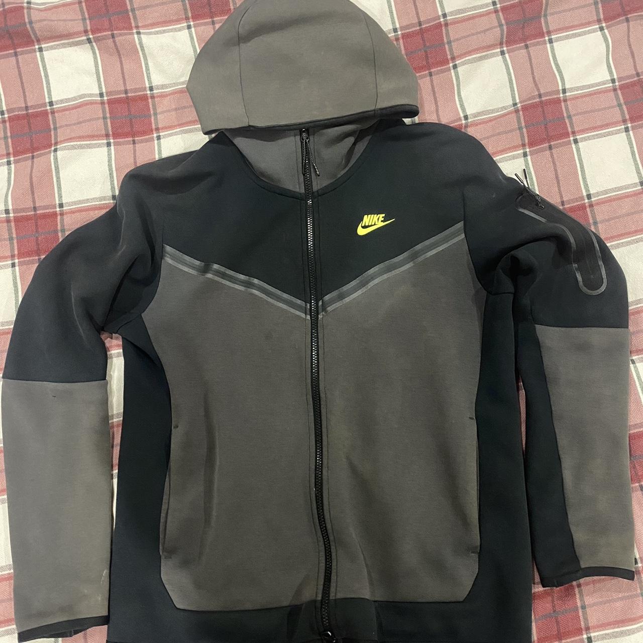 Nike tech anthracite green Worn a few times abit... - Depop