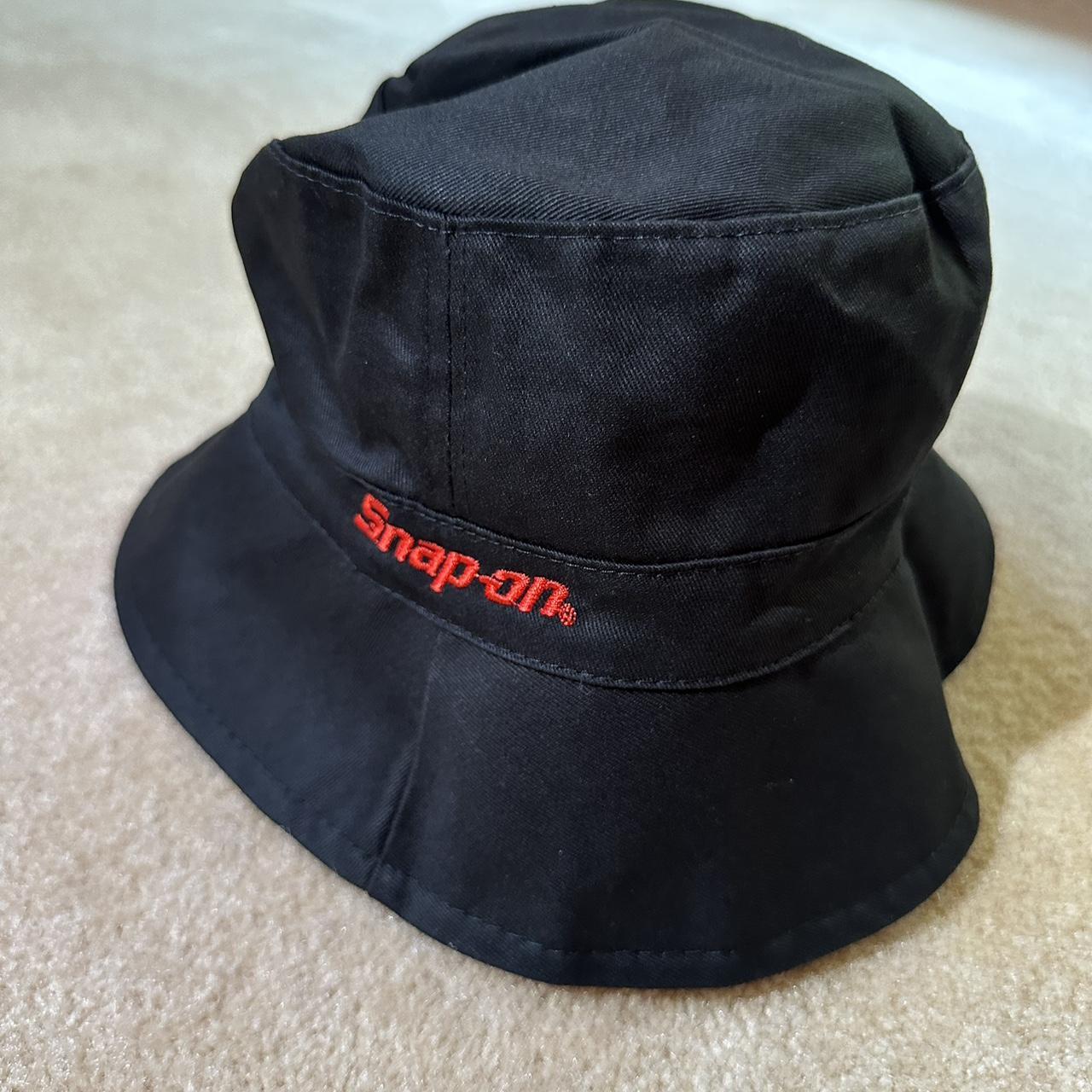 Snap On bucket hat reversible brand new - Depop