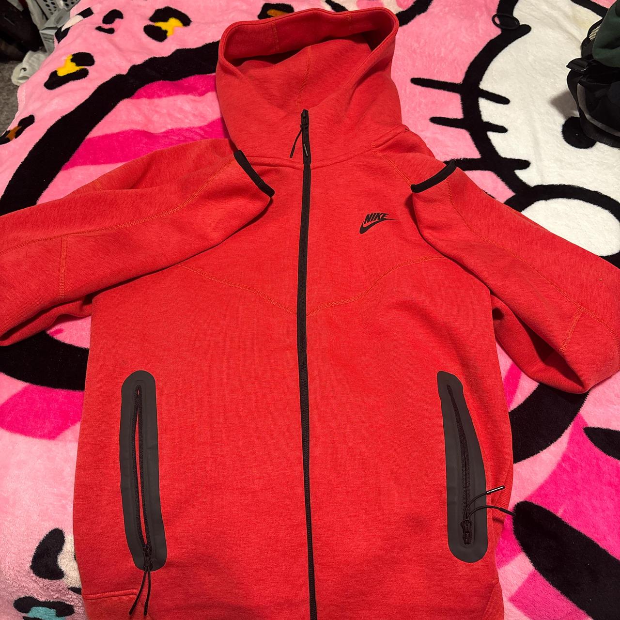 Small red nike tech like brand new #nike #niketech - Depop