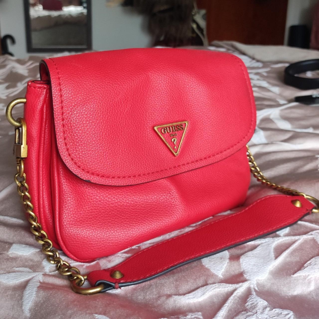 Sexy red Guess bag 💌 in perfect condition, just not... - Depop