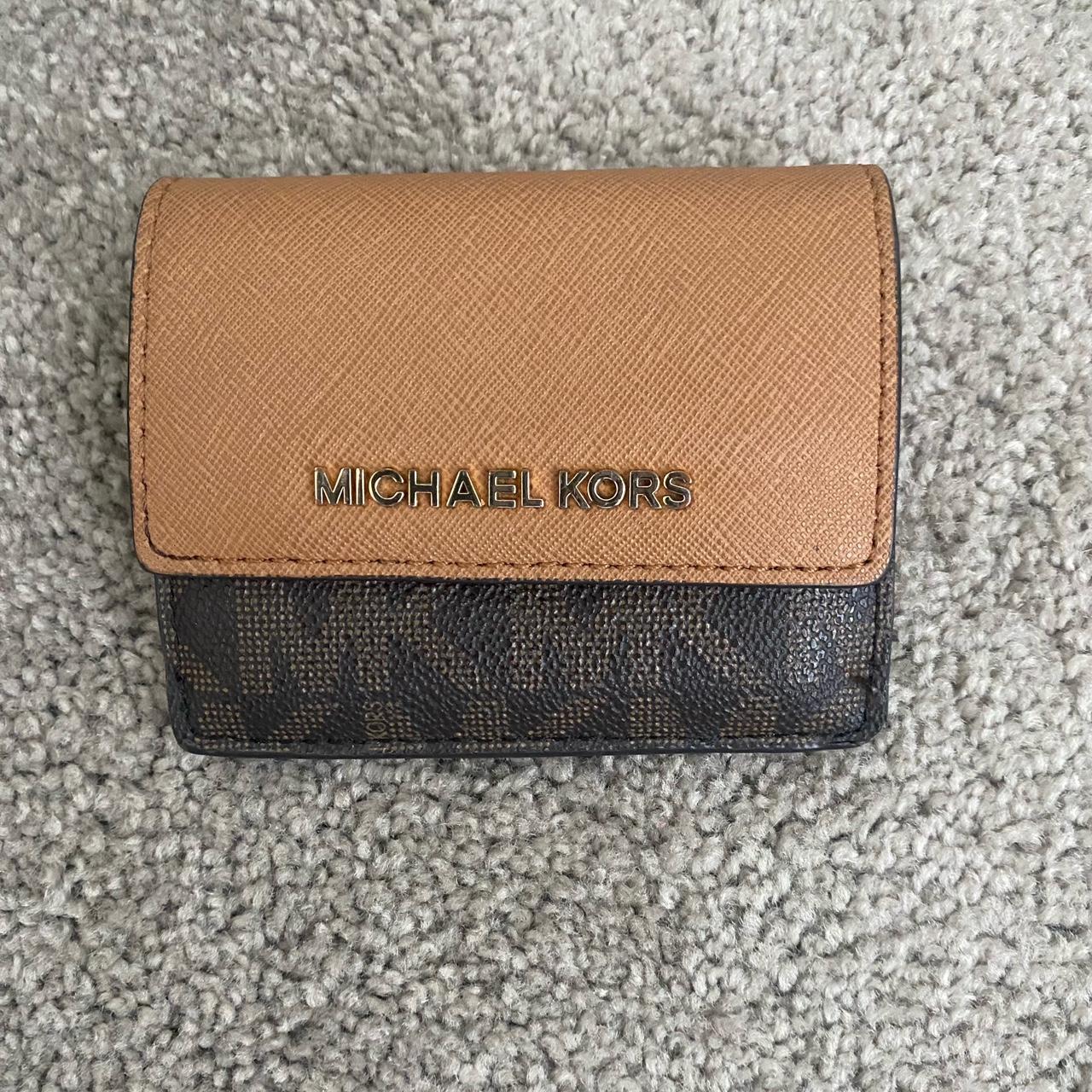 Small Michael Kors wallet - Depop