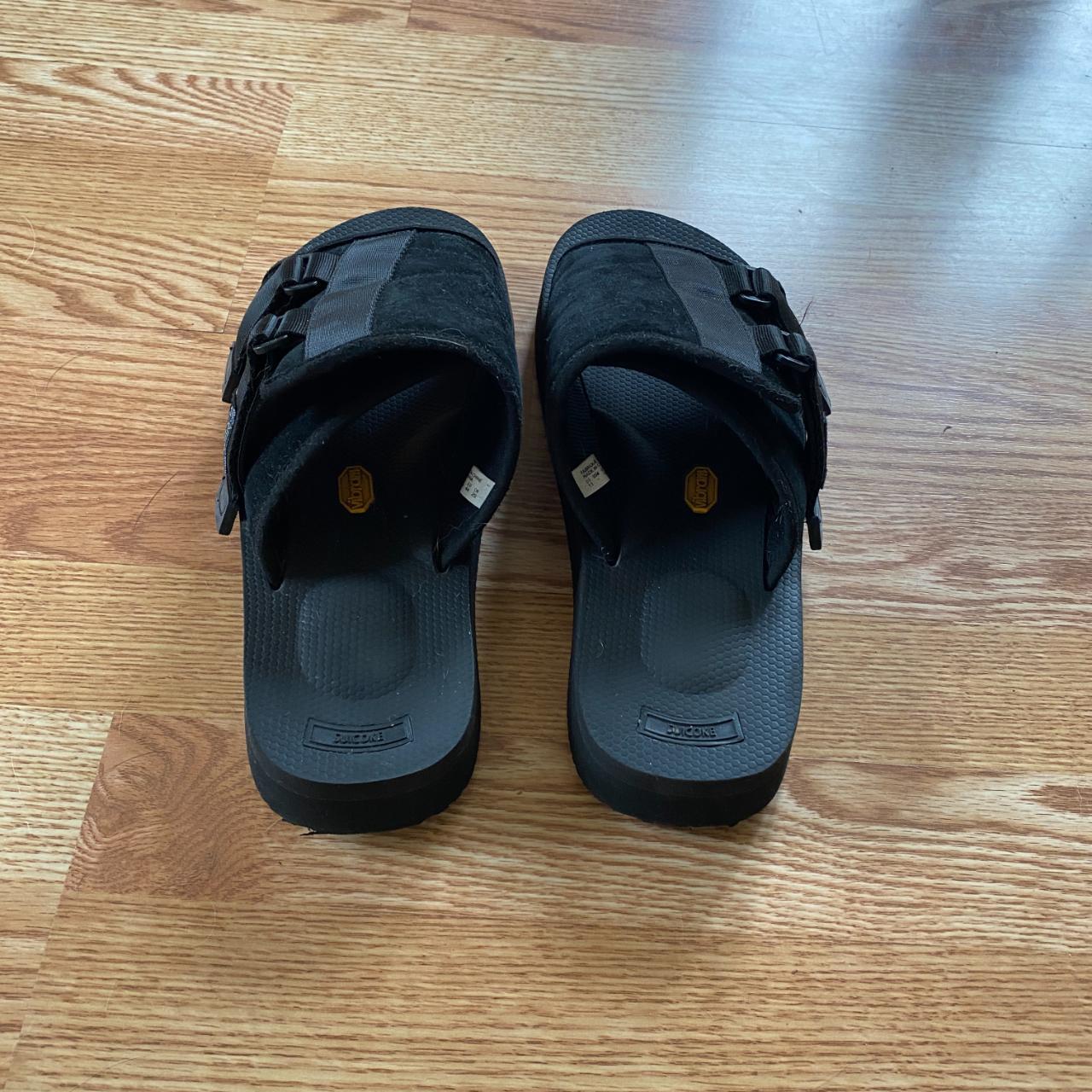 Suicoke KAWS VS Slides Bought new, broken in but... - Depop