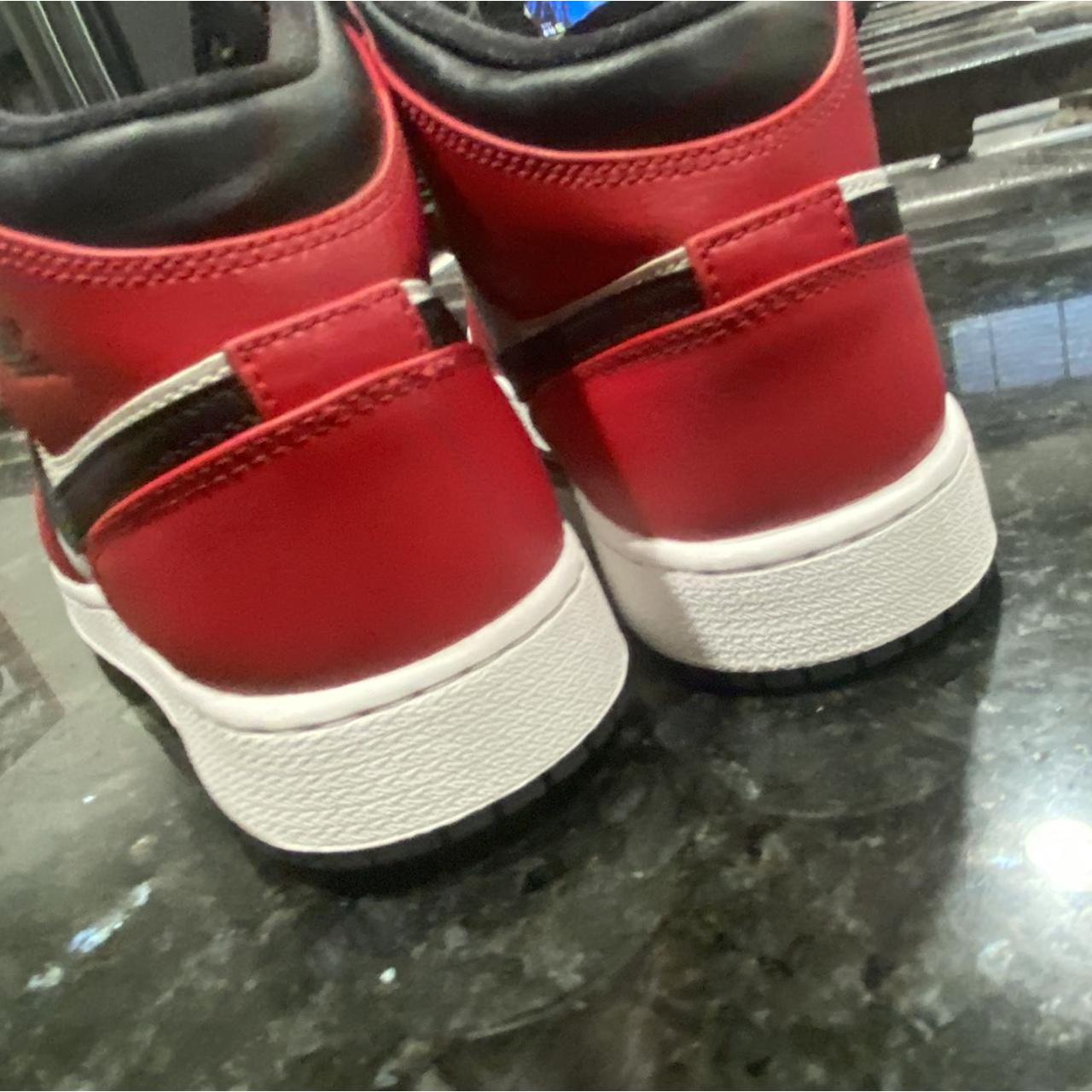 Jordan 1s Mids Chicago Black Toe NO BOX - Depop