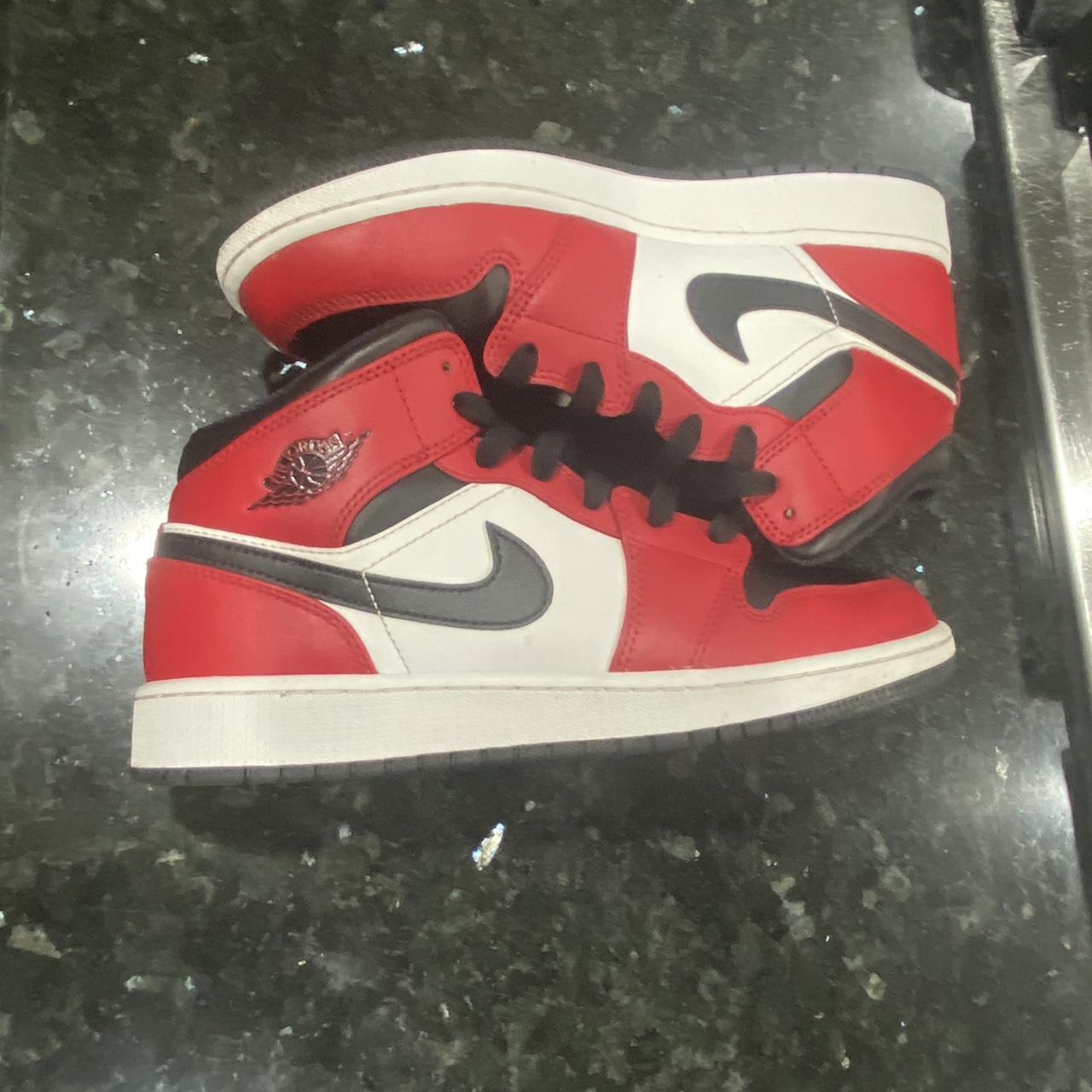 Jordan 1s Mids Chicago Black Toe NO BOX - Depop