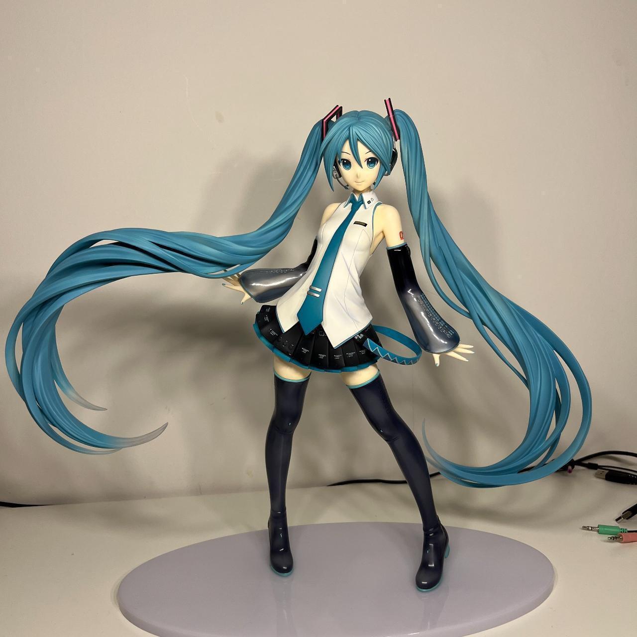 Hatsune Miku - 1/4 Scale Figure, FREEing Mint... - Depop