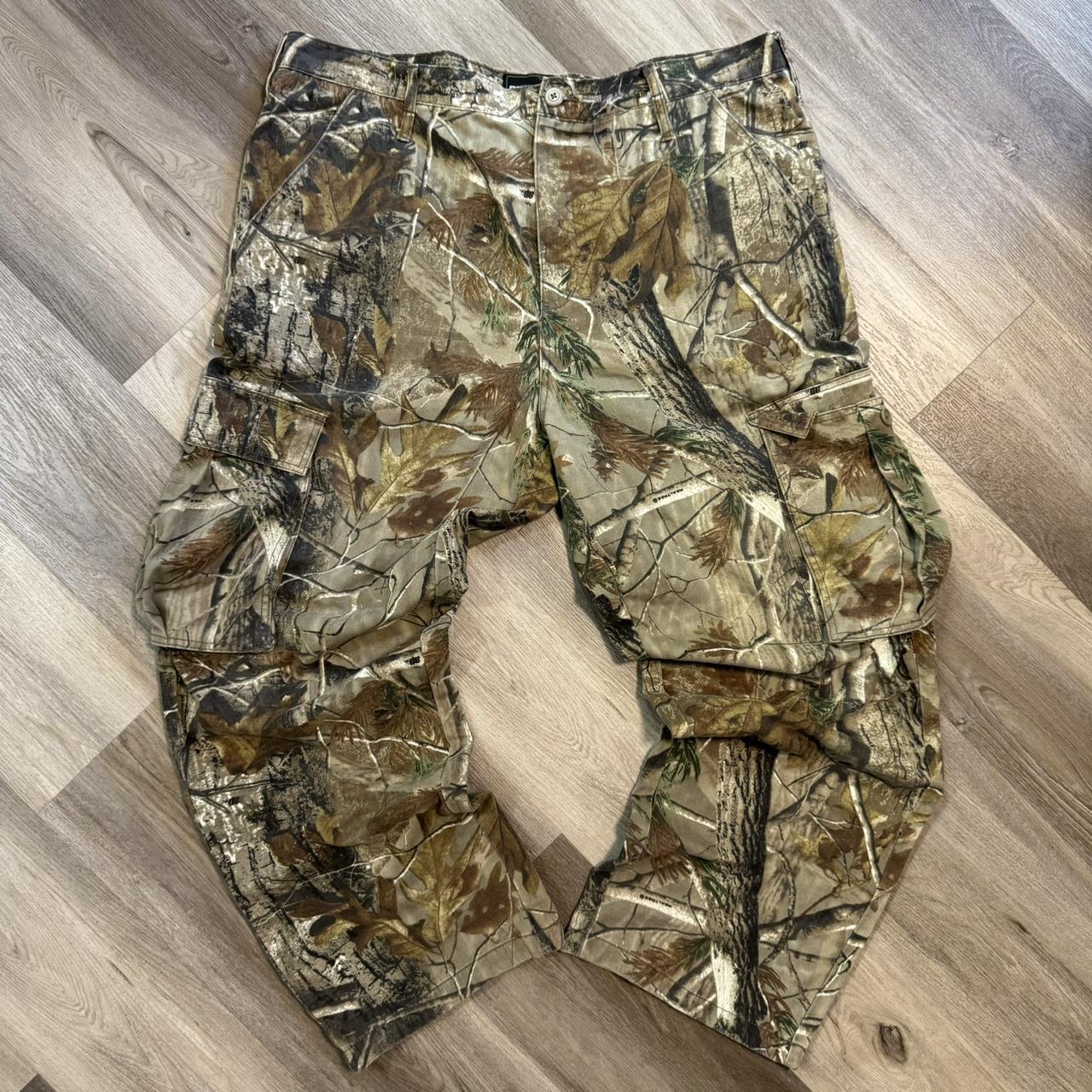 VINTAGE DEEP CAMO REALTREE CAMO PANTS WINTER FALL... - Depop