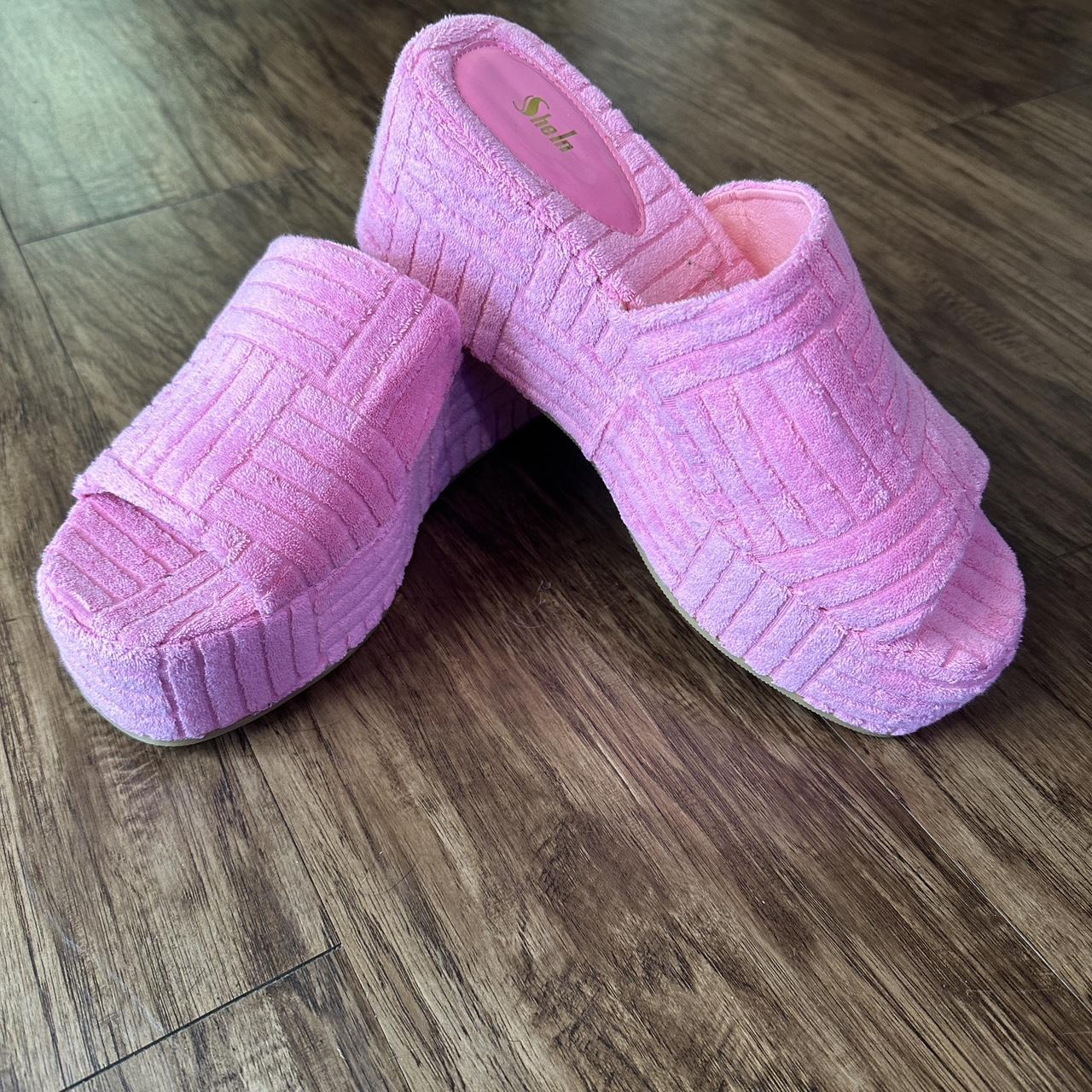 Pink Platform shoes, size 10, never worn - Depop