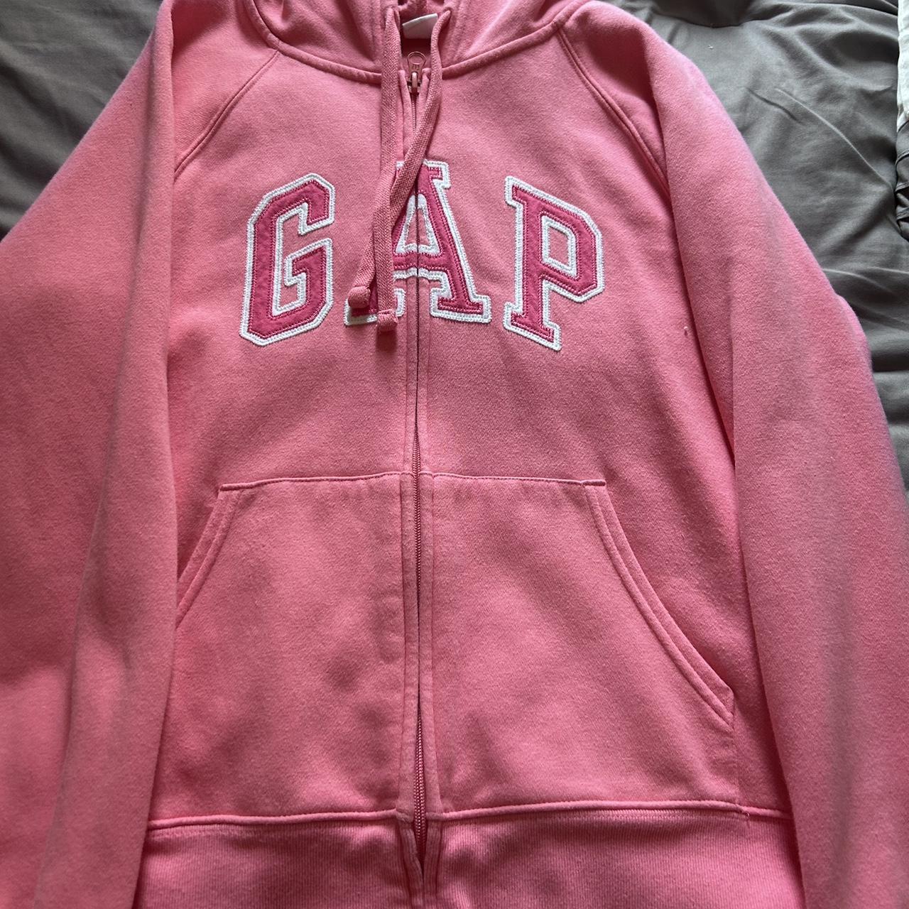 2000s Gap pink zip up hoodie size M #Gap #Likenew #pink - Depop