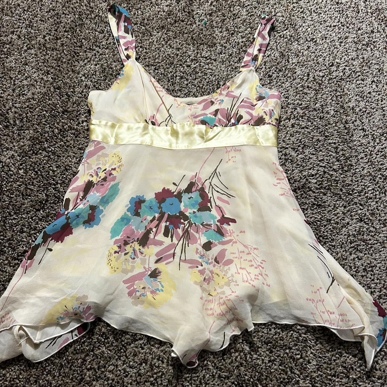 Early 2000s gap asymmetrical flowy tank Size: 6... - Depop