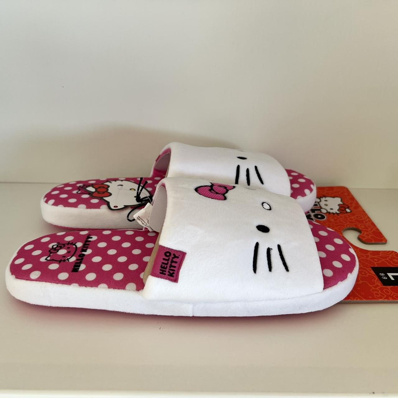 BNWT Hello Kitty Slippers. Size L, Fits Size 8-9. - Depop
