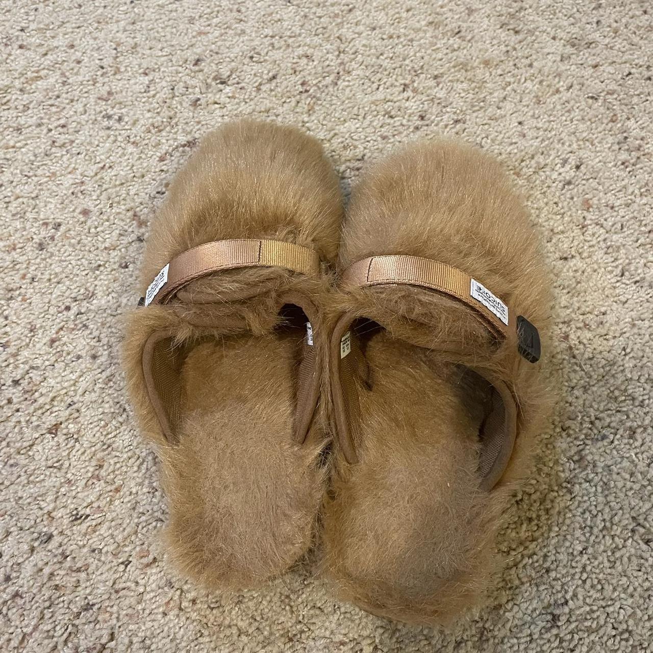 suicoke tan furry slides worn 1 time around the... - Depop