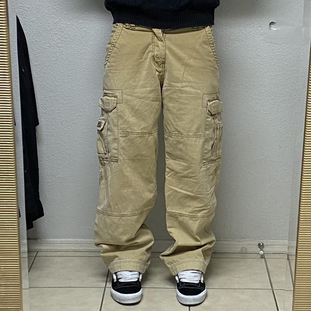 Union bay khaki cargo pants Love the look on these... - Depop