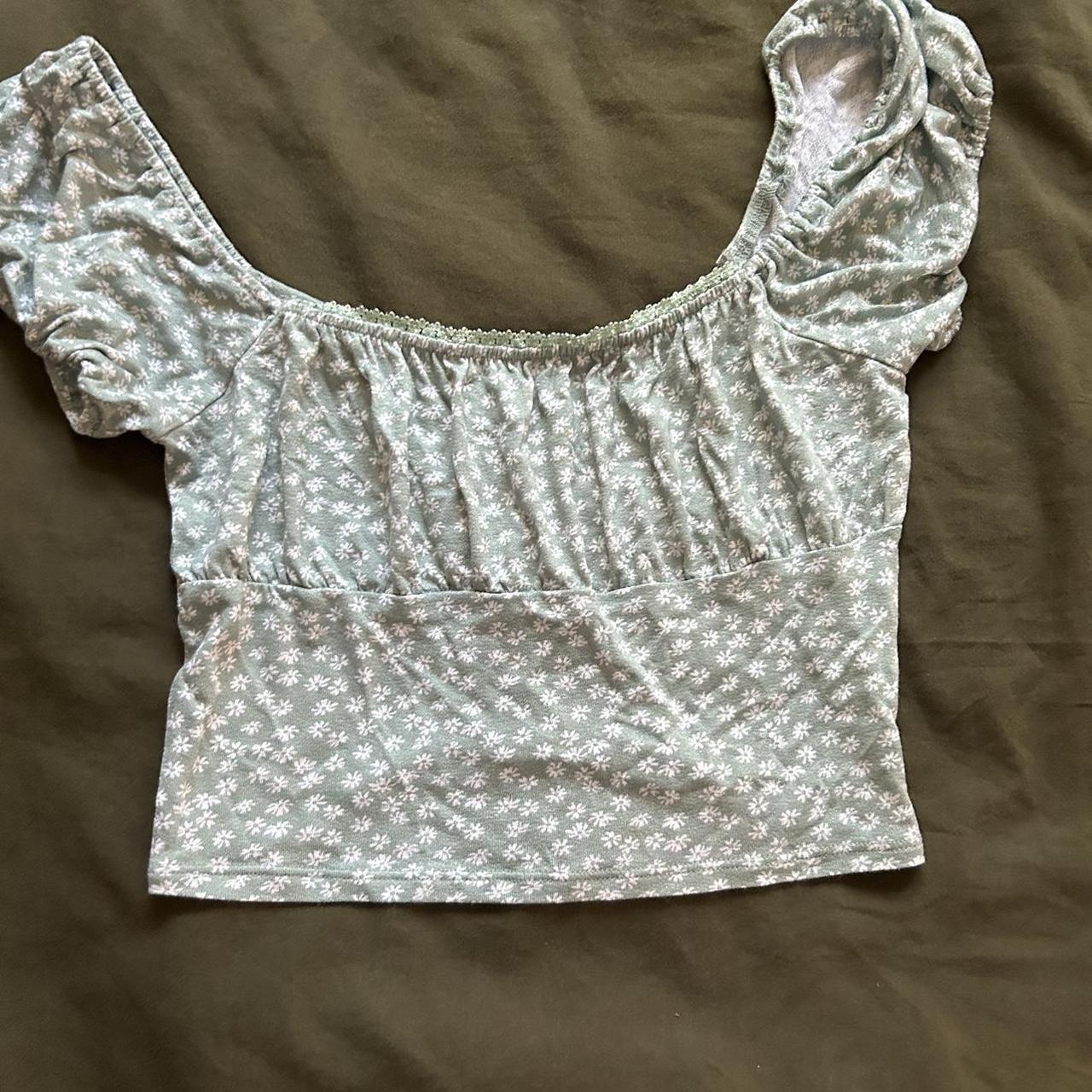 pacsun cute cropped top green and flowers - Depop