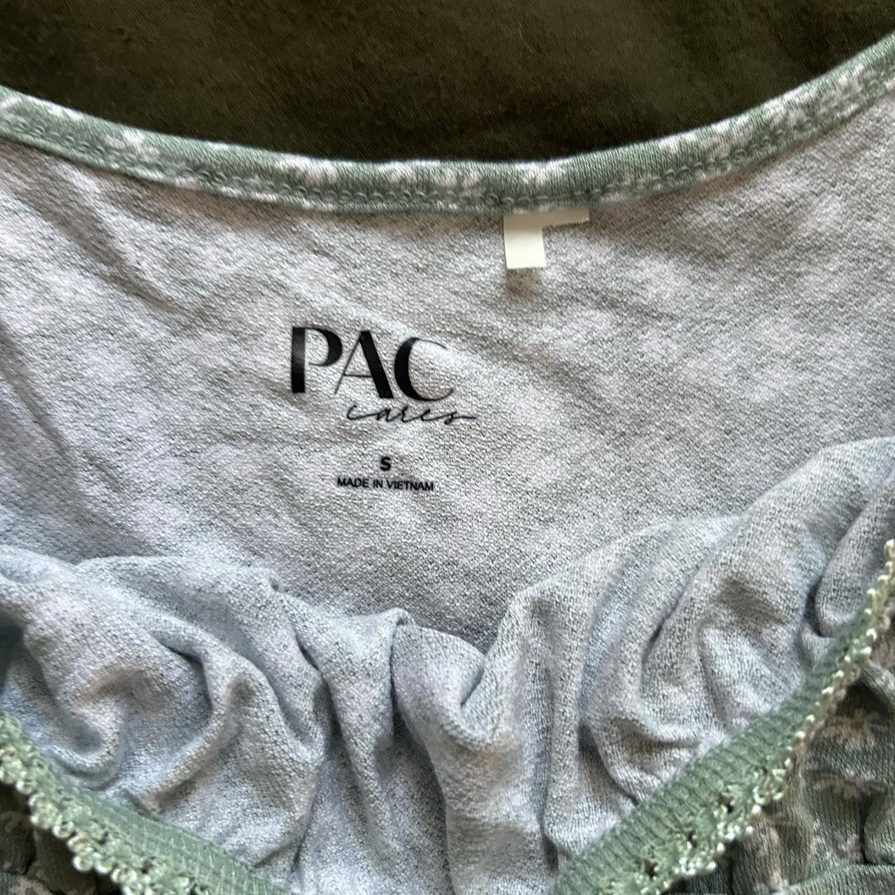 pacsun cute cropped top green and flowers - Depop