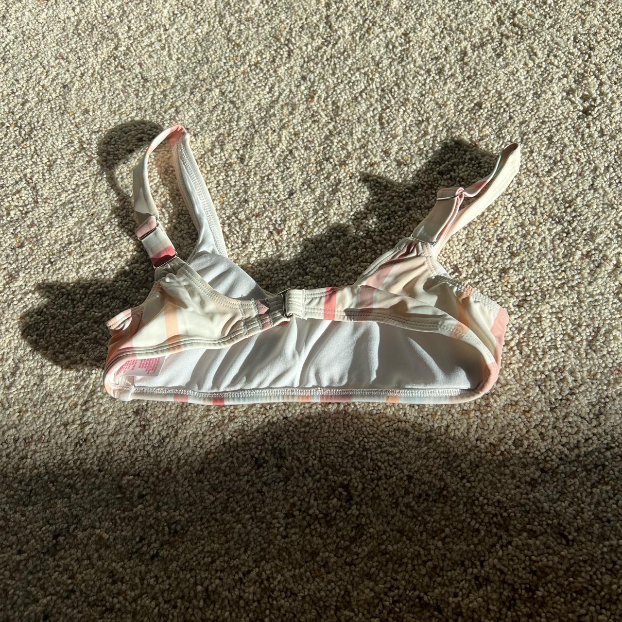 Target bathing suit top size small - Depop