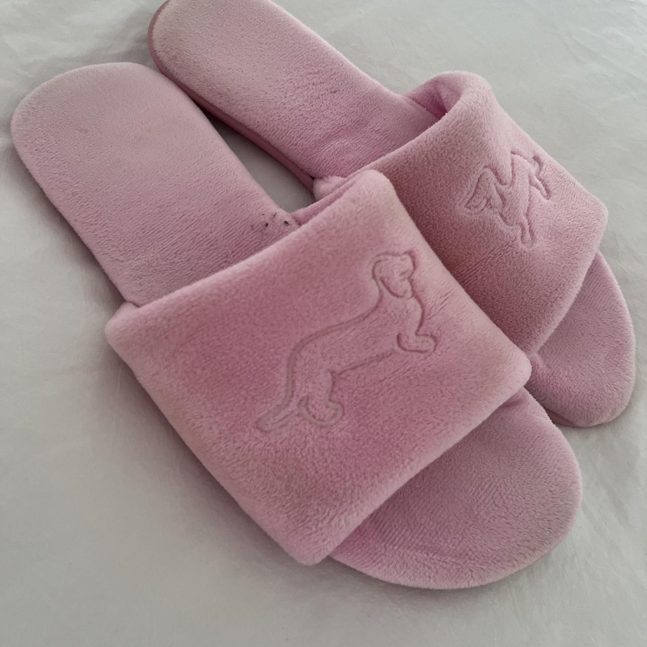 Peter alexander pink slippers would fit size 5-10 as... - Depop